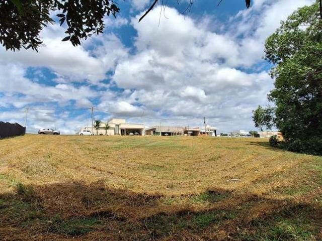Terreno para venda em Village Ipanema 2 de 1000.00m²