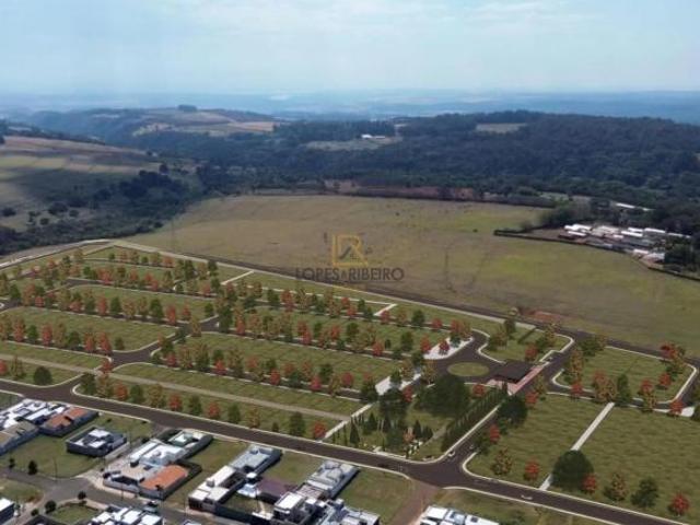 Terreno para venda em Villas Paraíso de 275.00m²