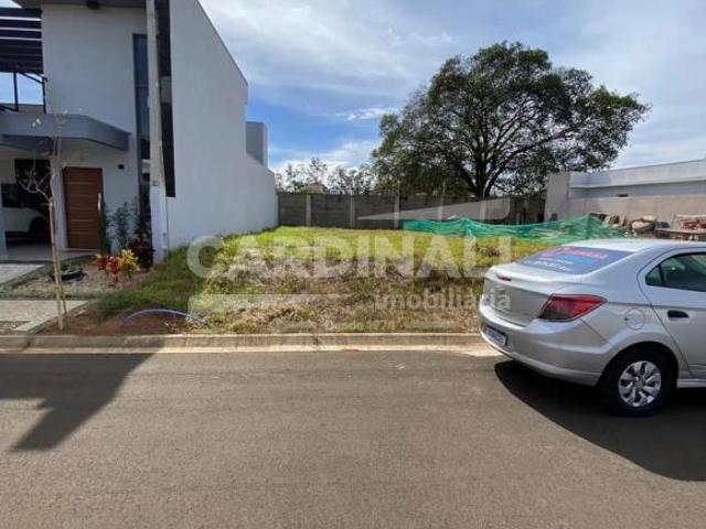 Terreno para venda em Villeneuve I de 240.00m²