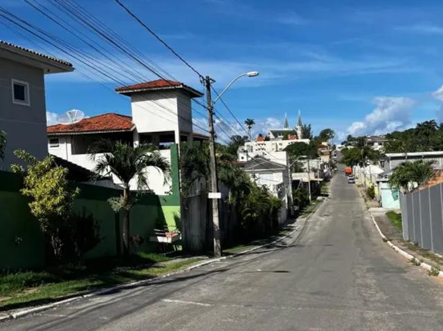 Terreno para venda possui 300 m em Recreio Ipitanga Rua Batalhão Lauro de Freitas BA