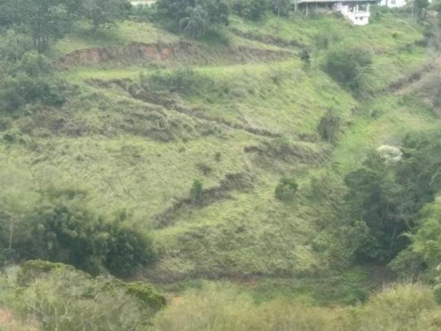 TERRENO PÉ NA ÁGUA