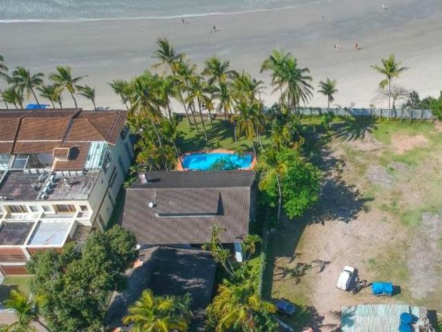 Terreno pe na areia no Guaruja | Só aqui na Rosa e Rangel