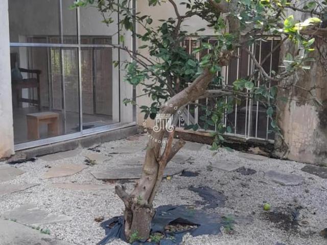 TERRENO PLANO MURADO COM EDÍCULA NOS FUNDOS À VENDA EM CAMPO LIMPO PAULISTA/SP