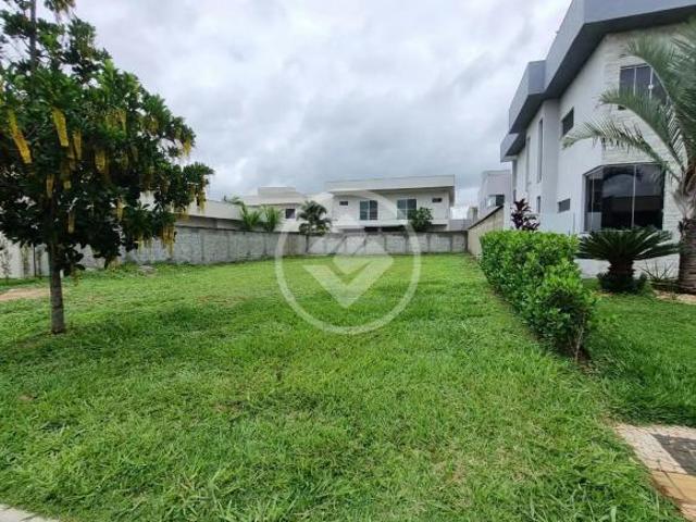 Terreno plano no Condomínio Golfe Clube. codigo: 105186