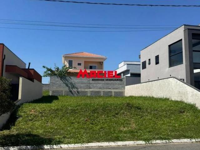 TERRENO PLANO NO CONDOMÍNIO RESERVA ARUANÃ | 270M² | BAIRRO FLORESTA