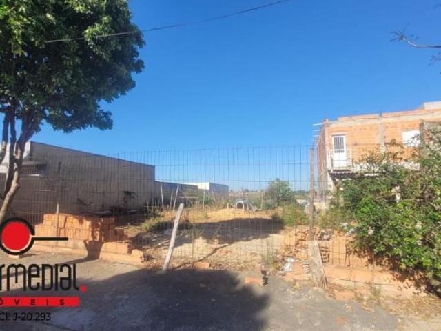 Terreno plano à venda de 175 m² em boa localização no bairro