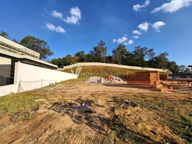 Terreno Plano à Venda em Condomínio de Alto Padrão – Vinhedo/SP