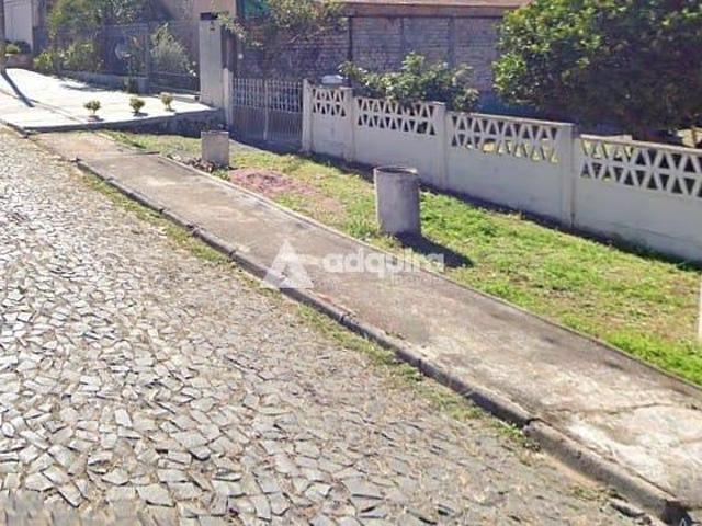 Terreno plano à venda em ótima localização no bairro de Oficinas, Ponta Grossa, PR, medindo 456,75m2