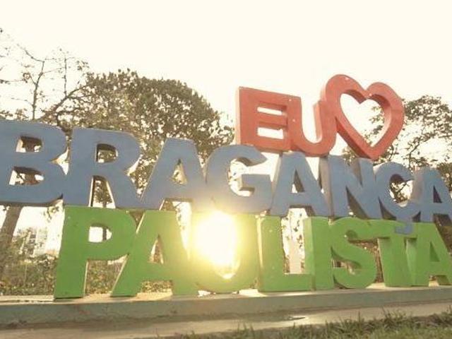 Terreno PLANO à venda no Cond. Ille de France, em Bragança Pta