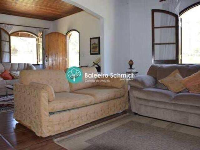 Terreno plano, casa térrea e potencial comercial