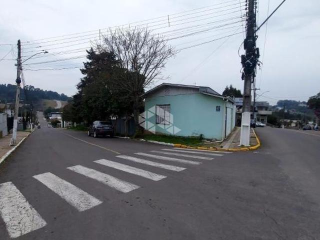 Terreno plano com 486,84m²