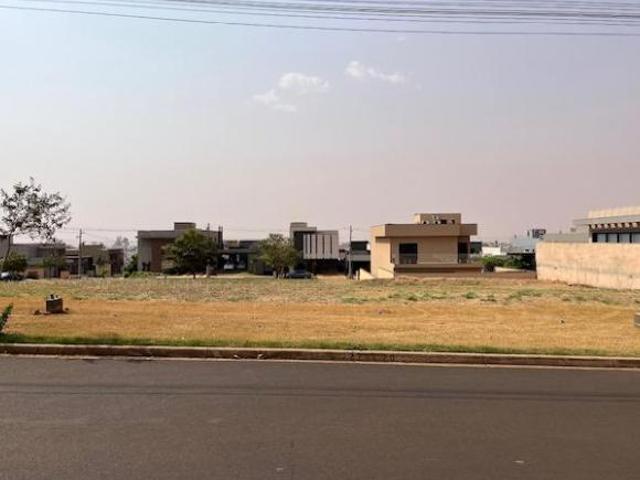 Terreno plano com 790 m2 no Quinta dos Ventos | É aqui na Rosa e Rangel