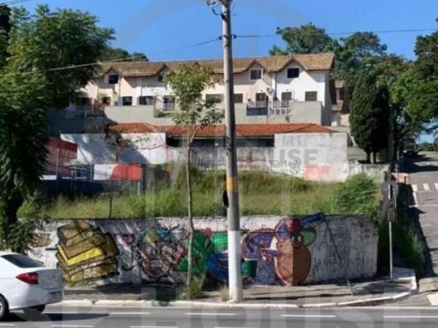 Terreno plano com 900m² para Venda e Locação no Morumbi