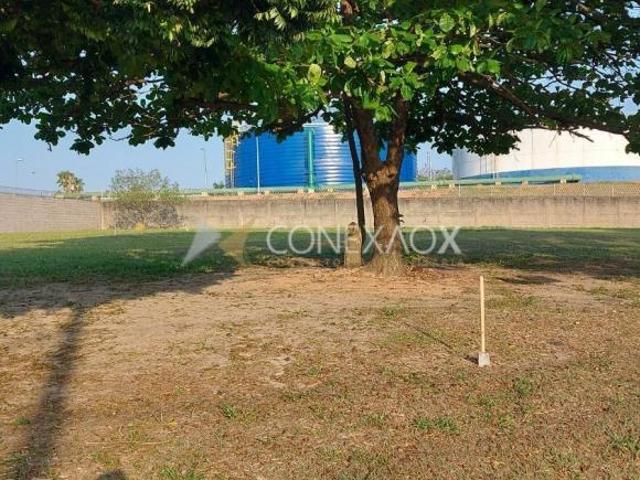 Terreno plano com 1131 m² em Condomínio Campaina SP