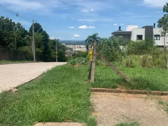 Terreno plano com excelente testada, regiao alta