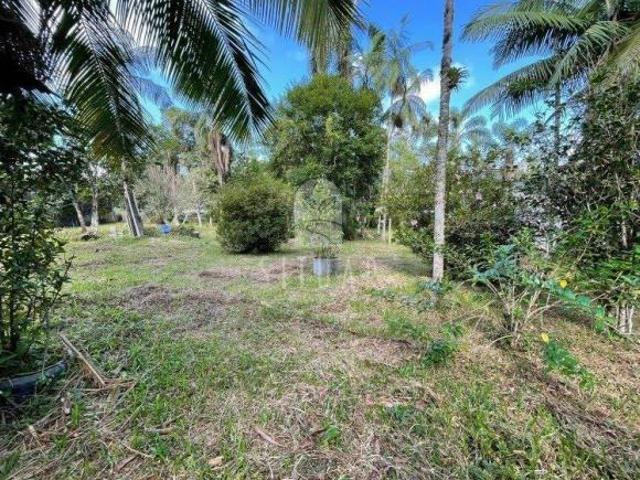 Terreno Plano com Lago e Riacho Próximo ao Centro de Juquitiba!