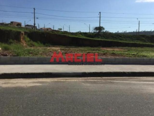 TERRENO PLANO COM MURINHO E CALÇADA