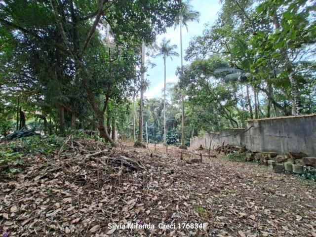 Terreno plano com projeto em condomínio fechado na Granja Viana