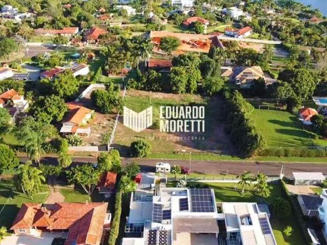 Terreno plano de casa de campo à venda no Vale das Laranjeiras
