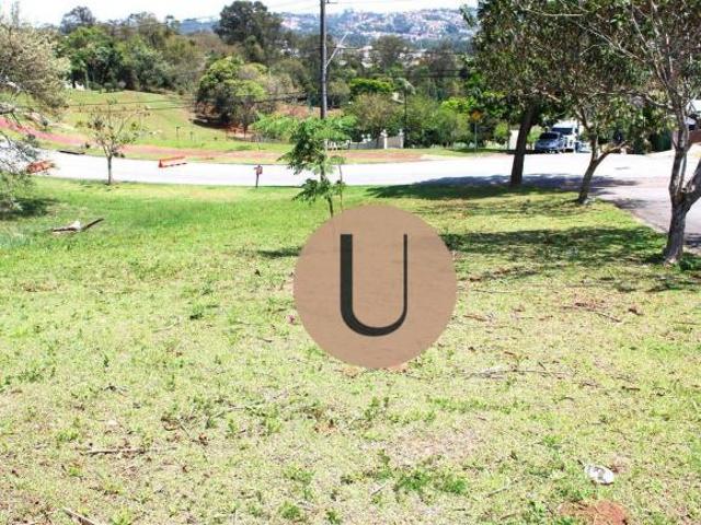 Terreno plano de esquina à venda, 916 m², 24,5m de frente no Reserva Santa Maria