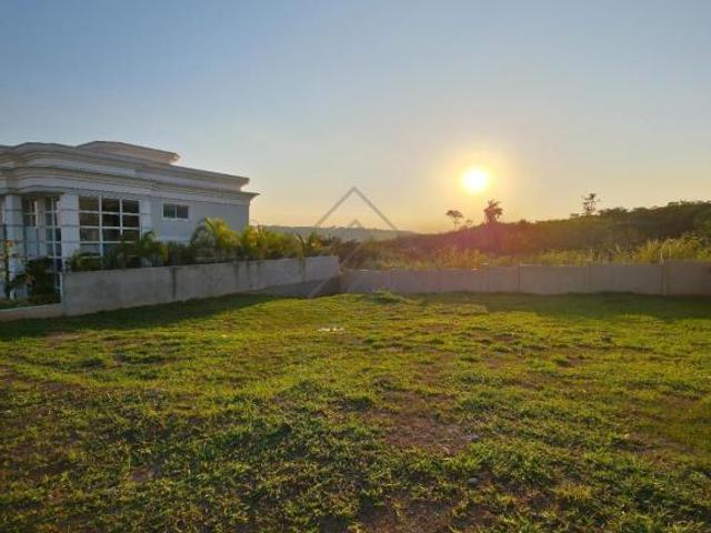 TERRENO PLANO DE FUNDO PARA MATA COM 430 M² NO ARBORAIS RESIDENCIAL