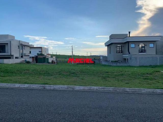 Terreno Plano de 252m² no Condomínio Reserva Aruanã Segurança e Lazer Completo