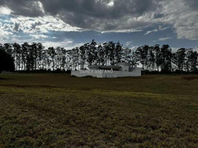 Terreno Plano de 439 m² próximo à portaria de serviços do Santa Bárbara Resort Residence