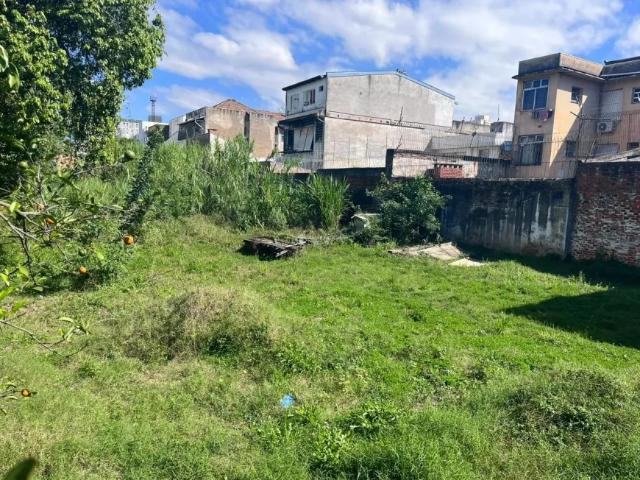 Terreno plano e grande na Rua Olinda
