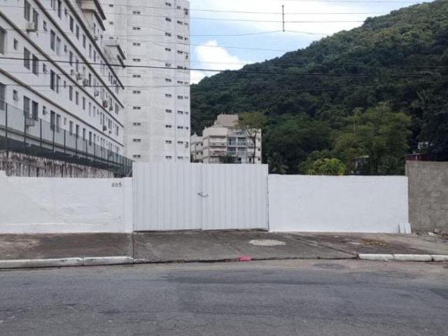 Terreno plano e próximo a mata, ideal para incorporação na Praia da Enseada