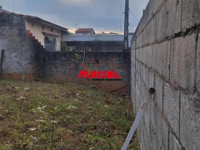 TERRENO PLANO EM BAIRRO TRANQUILO RUA SEM SAIDA