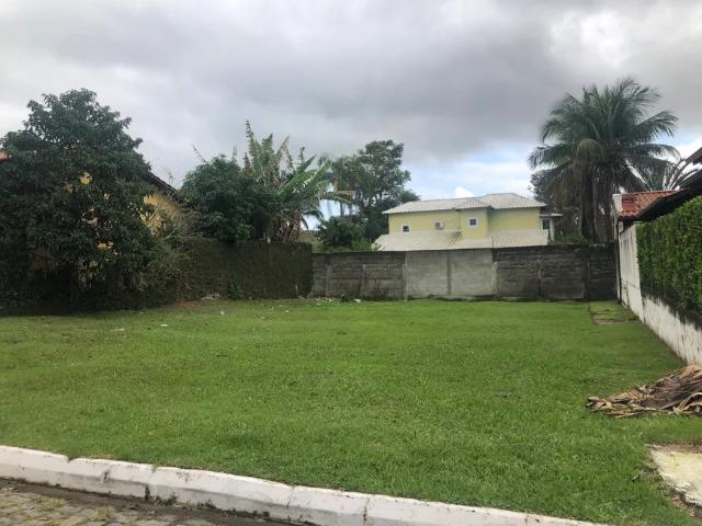 Terreno plano em condominio