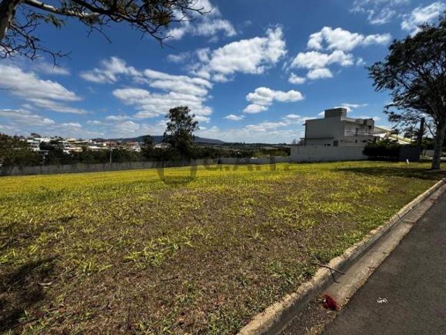 Terreno plano em condomínio, com 1000m²