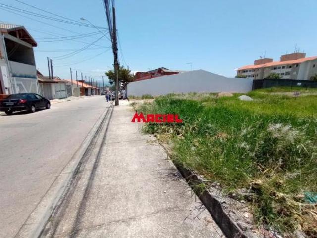 TERRENO PLANO EM EXCELENTE LOCALIZAÇÃO