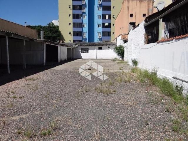 Terreno plano, ideal para estacionamento