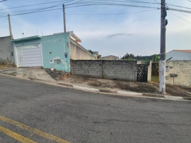 Terreno plano pronto para construir