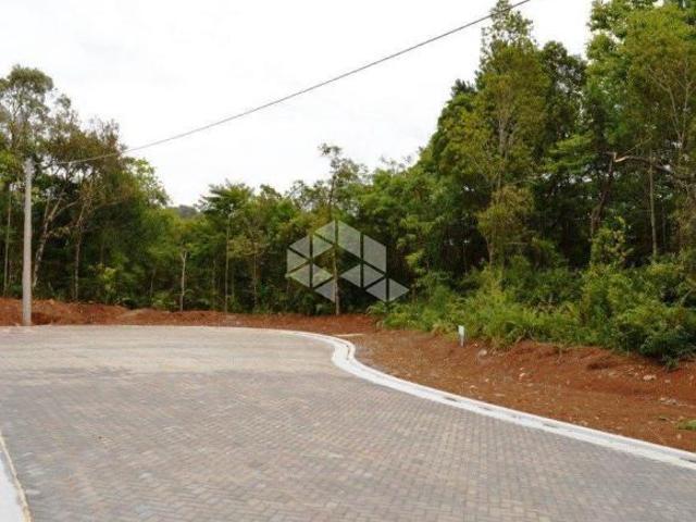 Terreno plano, 722m² privativos, loteamento novo em Gramado