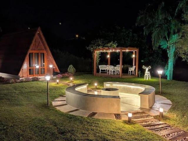 Terreno plaino com vista para montanhas em condomínio fechado em São Roque