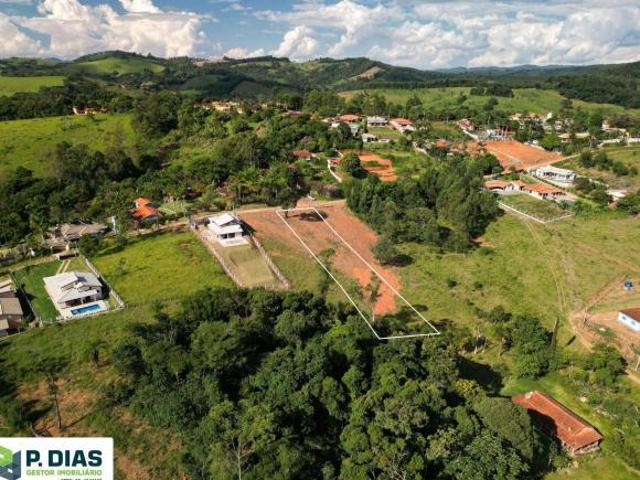 Terreno Próximo ao Centro Comercial de Pinhalzinho – Oportunidade Única!