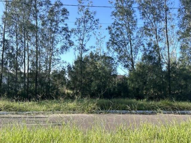 Terreno próximo ao centro de Atlântida Sul