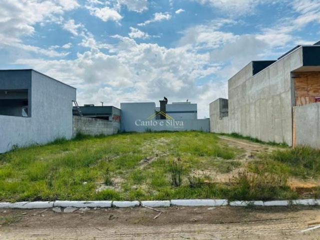 Terreno próximo ao centro em Atlântida Sul