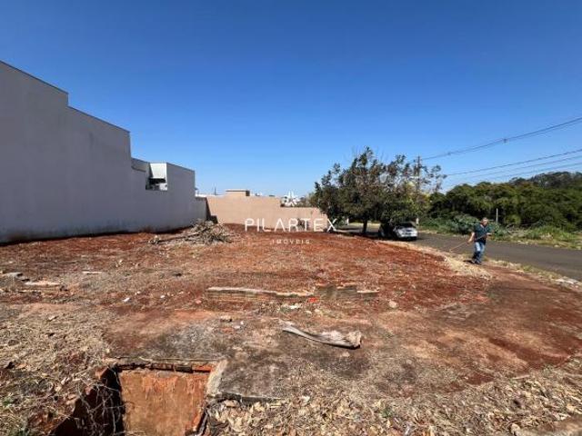Terreno Residencial de esquina no Loteamento Chamonix