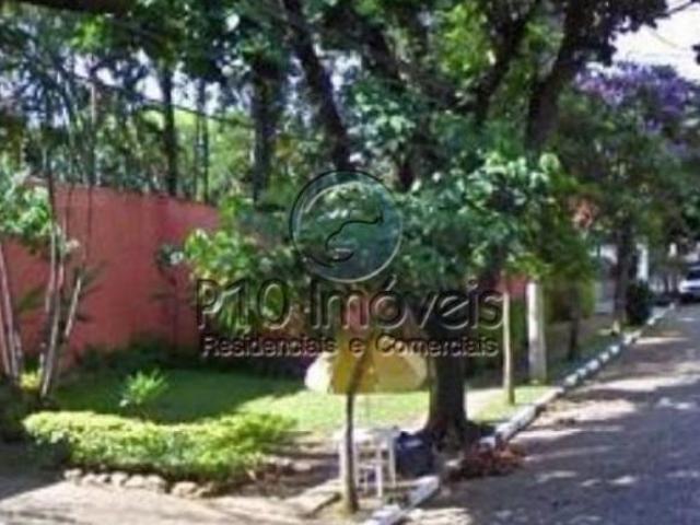 Terreno residencial de 2.400m2 no Alto da Boa Vista