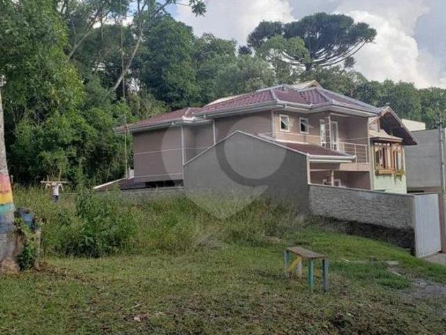 Terreno residencial de 857m² a venda no Santa Felicidade