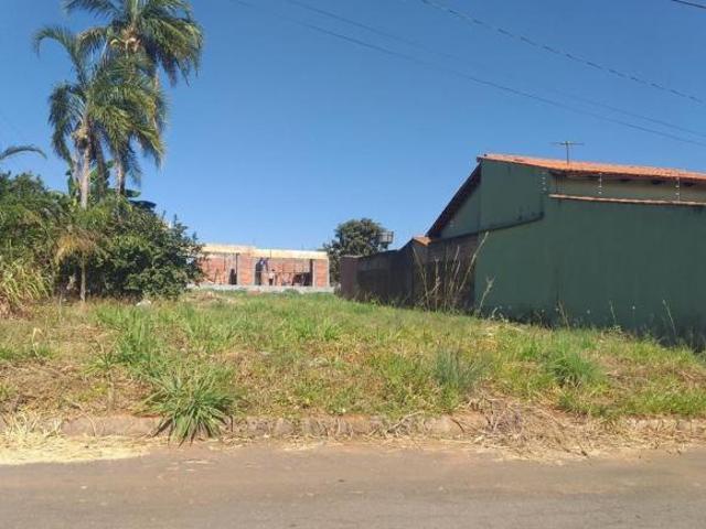 Terreno residencial espaçoso e privilegiado em Goiânia