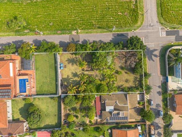 Terreno residencial para venda em Bosque, 1,225m²