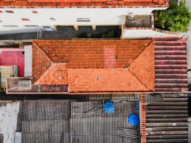 Terreno residencial para venda em Piqueri, 240m²