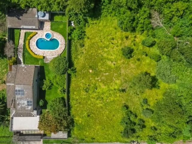 Terreno residencial para venda em Três Montanhas, 1,000m²