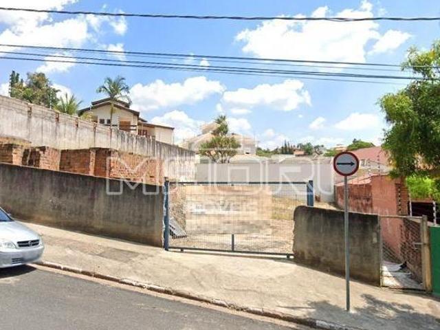 Terreno residencial/comercial à venda em bairro nobre de Valinhos