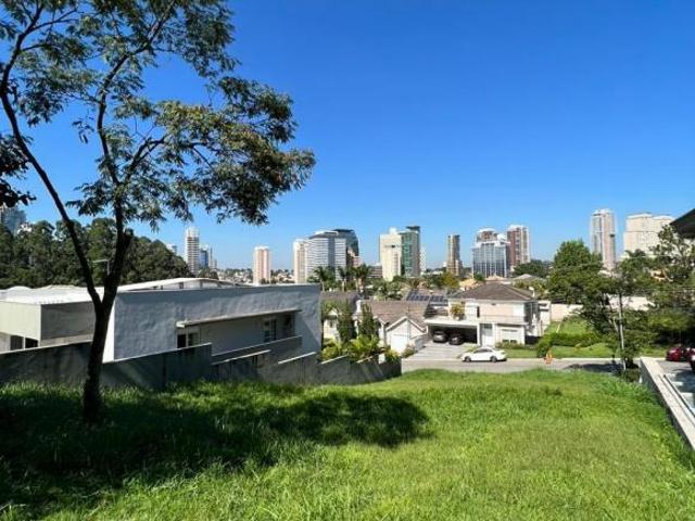 TERRENO TAMBORÉ