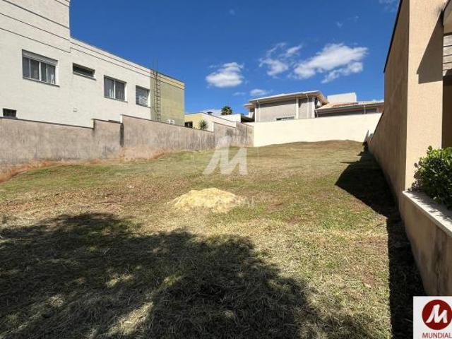 Terreno terreno em condominio fechado, portaria 24 horas, em condomínio fechado